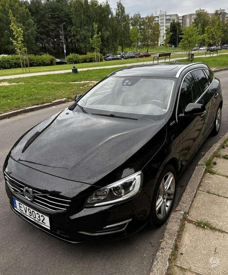 Черный Вольво B60 2013 в Вильнюс, объемом двигателя 2.40 л и пробегом 400 тыс. км за 5999 €, фото 3 на AUTOMOTO.COM.LV