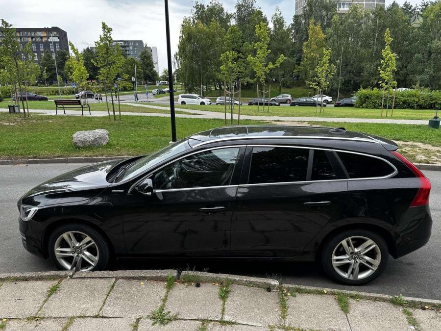 Черный Вольво B60 2013 в Вильнюс, объемом двигателя 2.40 л и пробегом 400 тыс. км за 5999 €, фото 5 на AUTOMOTO.COM.LV