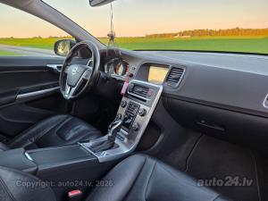 Black Volvo V60 2013 in Paide, with an engine capacity of 2.40 L and mileage of 213 thousand km for 9990 €, photo 15 on AUTOMOTO.COM.LV