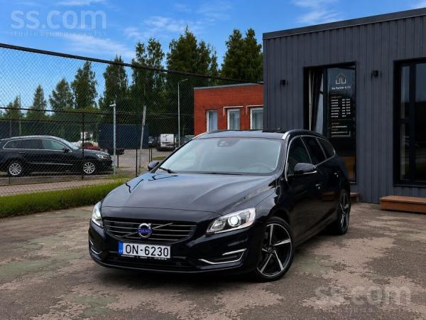 Melns Volvo V60 2013 Rīga, ar dzinēja tilpumu 2.40 L un nobraukumu 265 tūkst. km par 13900 €, foto 1 vietnē AUTOMOTO.COM.LV