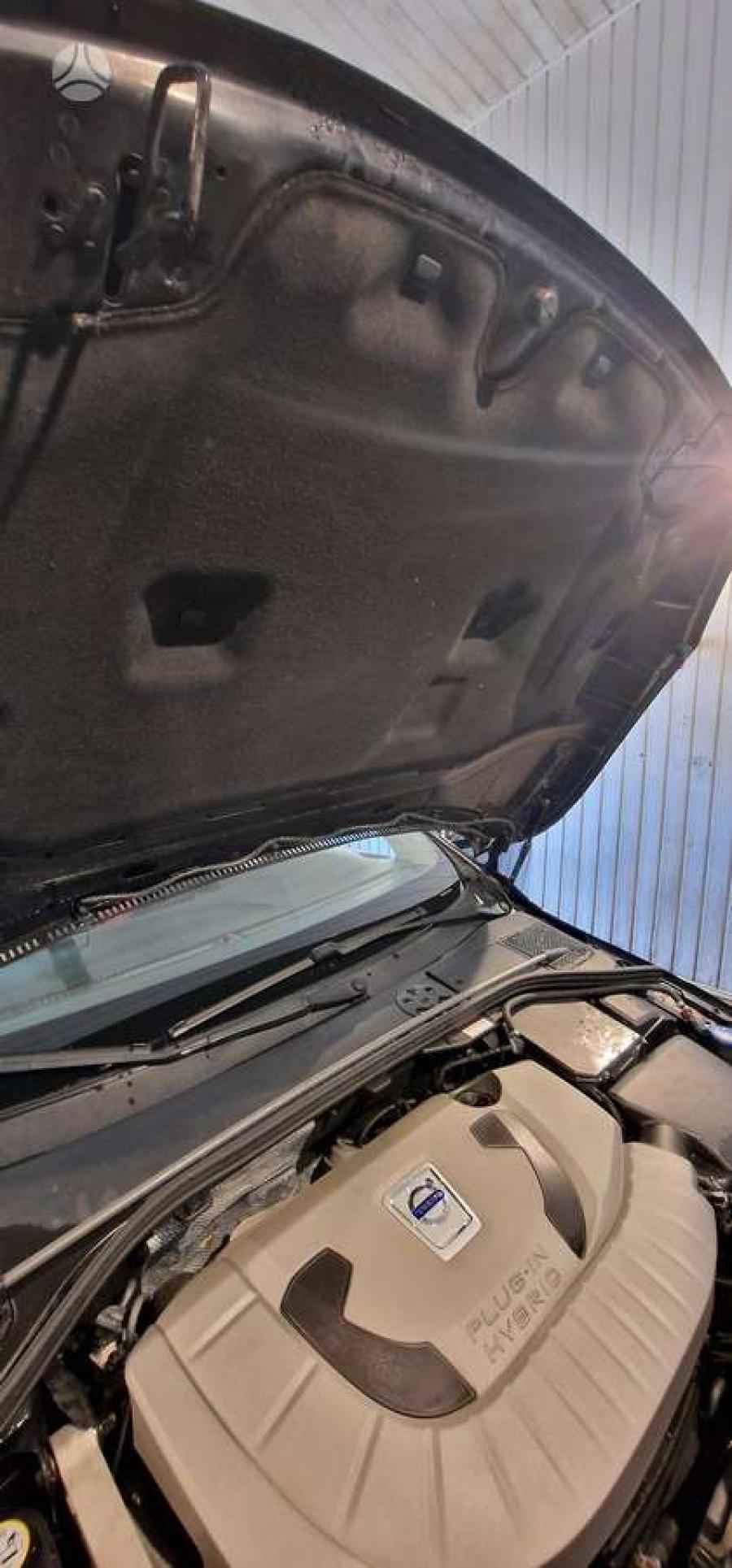 Melns Volvo V60 2013 Viļņa, ar dzinēja tilpumu 2.40 L un nobraukumu 303 tūkst. km par 7300 €, foto 8 vietnē AUTOMOTO.COM.LV