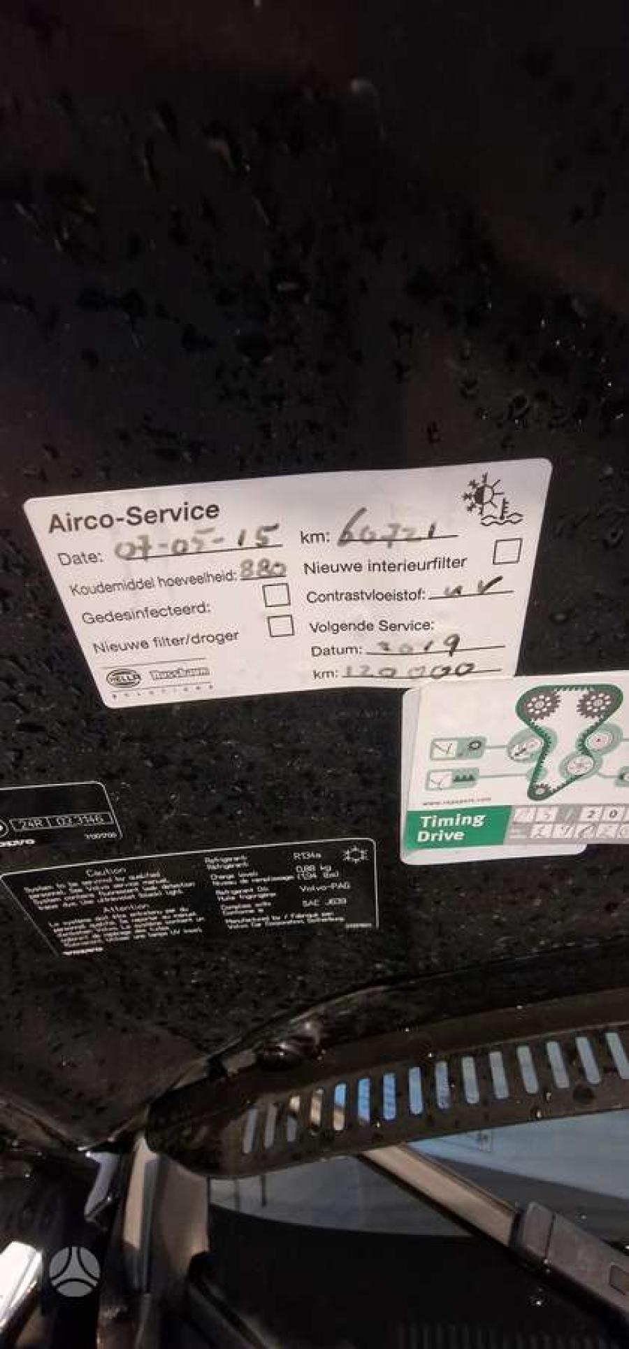 Melns Volvo V60 2013 Viļņa, ar dzinēja tilpumu 2.40 L un nobraukumu 303 tūkst. km par 7300 €, foto 44 vietnē AUTOMOTO.COM.LV