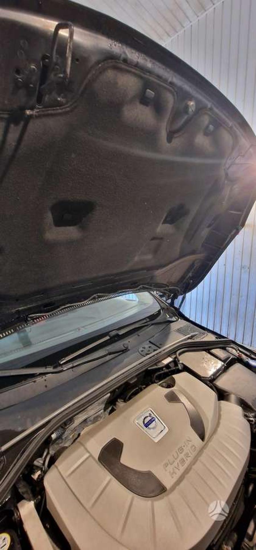 Melns Volvo V60 2013 Viļņa, ar dzinēja tilpumu 2.40 L un nobraukumu 303 tūkst. km par 7300 €, foto 45 vietnē AUTOMOTO.COM.LV