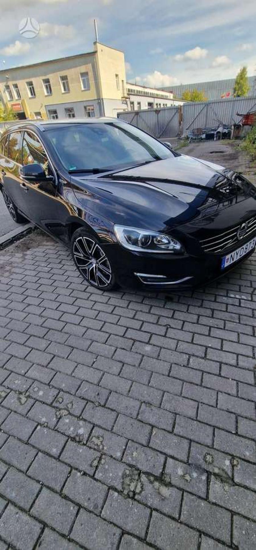 Melns Volvo V60 2013 Viļņa, ar dzinēja tilpumu 2.40 L un nobraukumu 303 tūkst. km par 7300 €, foto 50 vietnē AUTOMOTO.COM.LV