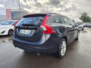 Black Volvo V60 2013 in Taurage, with an engine capacity of 2.40 L and mileage of 250 thousand km for 6900 €, photo 7 on AUTOMOTO.COM.LV