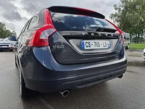 Black Volvo V60 2013 in Taurage, with an engine capacity of 2.40 L and mileage of 250 thousand km for 6900 €, photo 8 on AUTOMOTO.COM.LV