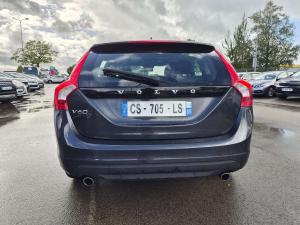 Black Volvo V60 2013 in Taurage, with an engine capacity of 2.40 L and mileage of 250 thousand km for 6900 €, photo 11 on AUTOMOTO.COM.LV