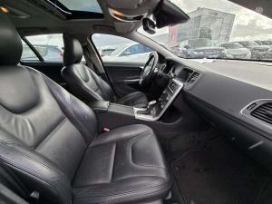 Black Volvo V60 2013 in Taurage, with an engine capacity of 2.40 L and mileage of 250 thousand km for 6900 €, photo 14 on AUTOMOTO.COM.LV