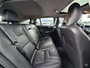 Black Volvo V60 2013 in Taurage, with an engine capacity of 2.40 L and mileage of 250 thousand km for 6900 €, photo 19 on AUTOMOTO.COM.LV