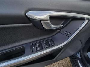 Black Volvo V60 2013 in Taurage, with an engine capacity of 2.40 L and mileage of 250 thousand km for 6900 €, photo 21 on AUTOMOTO.COM.LV