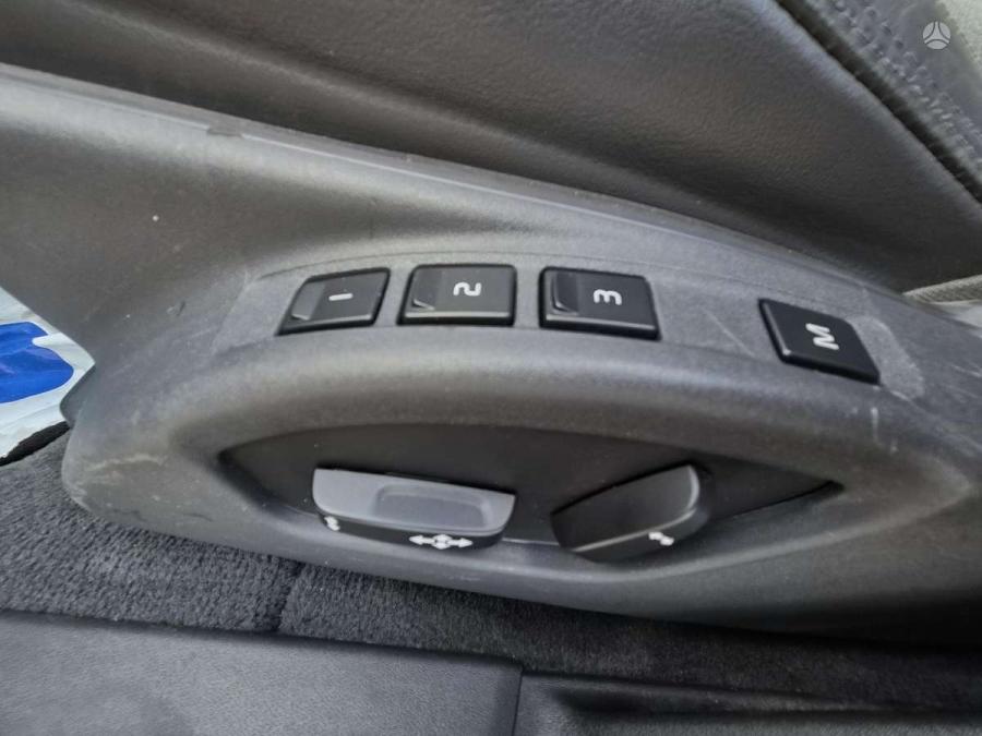 Black Volvo V60 2013 in Taurage, with an engine capacity of 2.40 L and mileage of 250 thousand km for 6900 €, photo 22 on AUTOMOTO.COM.LV