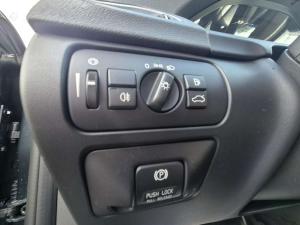 Black Volvo V60 2013 in Taurage, with an engine capacity of 2.40 L and mileage of 250 thousand km for 6900 €, photo 26 on AUTOMOTO.COM.LV