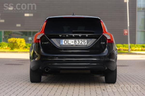 Black Volvo V60 2013 in Jelgava, with an engine capacity of 1.60 L and mileage of 119 thousand km for 8500 €, photo 5 on AUTOMOTO.COM.LV