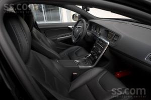 Melns Volvo V60 2013 Jelgava, ar dzinēja tilpumu 1.60 L un nobraukumu 119 tūkst. km par 8500 €, foto 9 vietnē AUTOMOTO.COM.LV