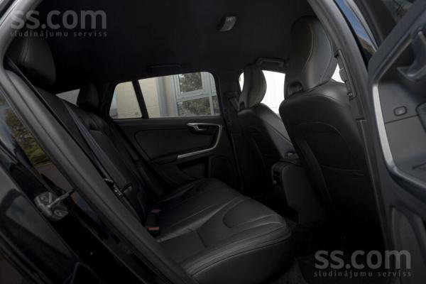 Black Volvo V60 2013 in Jelgava, with an engine capacity of 1.60 L and mileage of 119 thousand km for 8500 €, photo 11 on AUTOMOTO.COM.LV
