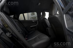 Melns Volvo V60 2013 Jelgava, ar dzinēja tilpumu 1.60 L un nobraukumu 119 tūkst. km par 8500 €, foto 11 vietnē AUTOMOTO.COM.LV