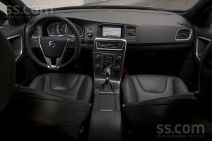 Melns Volvo V60 2013 Jelgava, ar dzinēja tilpumu 1.60 L un nobraukumu 119 tūkst. km par 8500 €, foto 13 vietnē AUTOMOTO.COM.LV