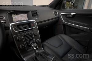 Melns Volvo V60 2013 Jelgava, ar dzinēja tilpumu 1.60 L un nobraukumu 119 tūkst. km par 8500 €, foto 16 vietnē AUTOMOTO.COM.LV