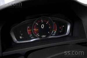 Melns Volvo V60 2013 Jelgava, ar dzinēja tilpumu 1.60 L un nobraukumu 119 tūkst. km par 8500 €, foto 17 vietnē AUTOMOTO.COM.LV