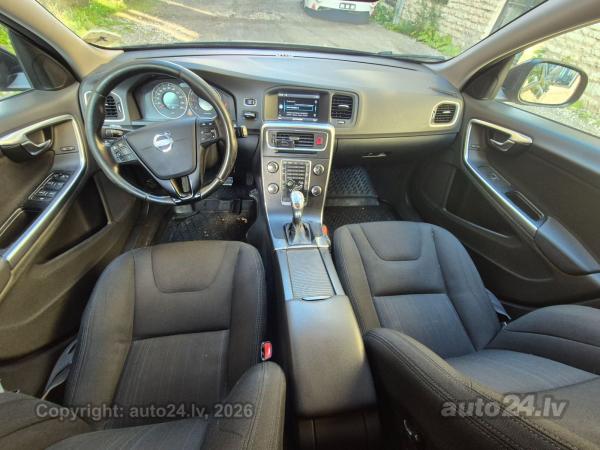 Black Volvo V60 2013 in Tallinn, with an engine capacity of 1.60 L and mileage of 350 thousand km for 3350 €, photo 10 on AUTOMOTO.COM.LV