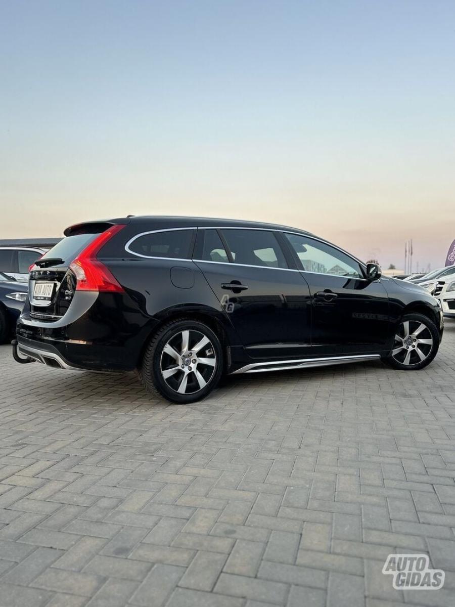 Black Volvo V60 2013 in Kaunas, with an engine capacity of 2.40 L and mileage of 334 thousand km for 7500 €, photo 9 on AUTOMOTO.COM.LV