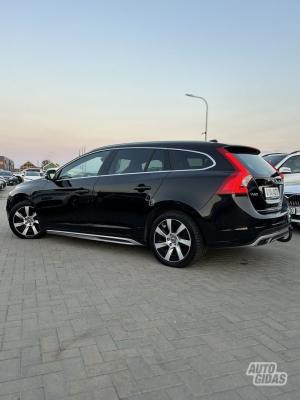 Black Volvo V60 2013 in Kaunas, with an engine capacity of 2.40 L and mileage of 334 thousand km for 7500 €, photo 16 on AUTOMOTO.COM.LV