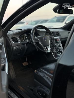 Black Volvo V60 2013 in Kaunas, with an engine capacity of 2.40 L and mileage of 334 thousand km for 7500 €, photo 18 on AUTOMOTO.COM.LV