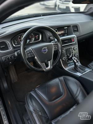 Black Volvo V60 2013 in Kaunas, with an engine capacity of 2.40 L and mileage of 334 thousand km for 7500 €, photo 19 on AUTOMOTO.COM.LV