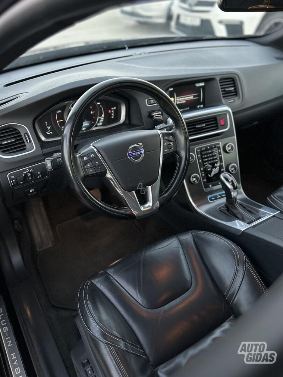Black Volvo V60 2013 in Kaunas, with an engine capacity of 2.40 L and mileage of 334 thousand km for 7500 €, photo 19 on AUTOMOTO.COM.LV