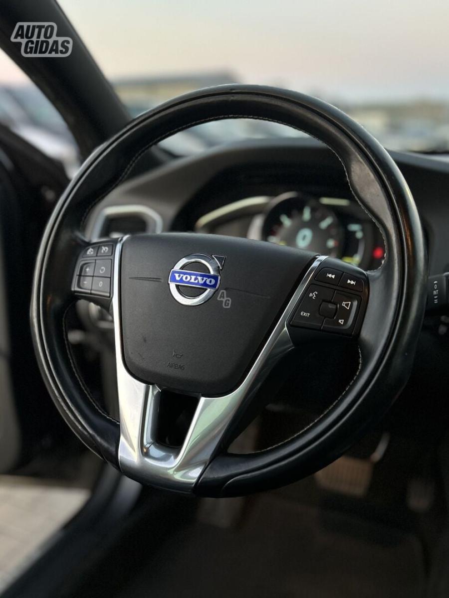 Black Volvo V60 2013 in Kaunas, with an engine capacity of 2.40 L and mileage of 334 thousand km for 7500 €, photo 21 on AUTOMOTO.COM.LV