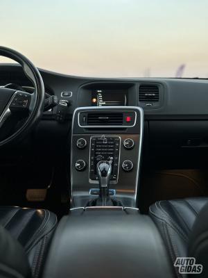 Black Volvo V60 2013 in Kaunas, with an engine capacity of 2.40 L and mileage of 334 thousand km for 7500 €, photo 23 on AUTOMOTO.COM.LV