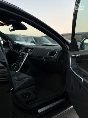 Black Volvo V60 2013 in Kaunas, with an engine capacity of 2.40 L and mileage of 334 thousand km for 7500 €, photo 29 on AUTOMOTO.COM.LV