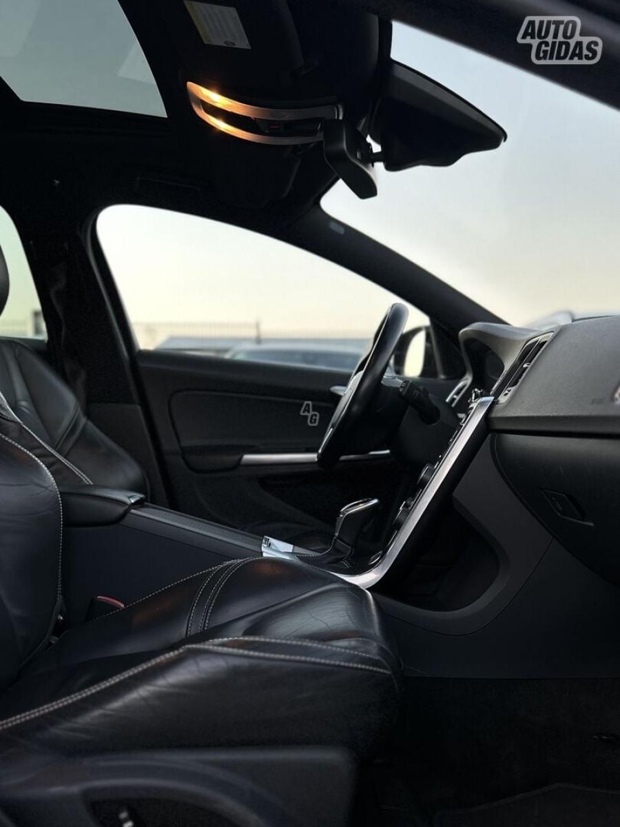 Black Volvo V60 2013 in Kaunas, with an engine capacity of 2.40 L and mileage of 334 thousand km for 7500 €, photo 31 on AUTOMOTO.COM.LV