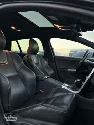 Black Volvo V60 2013 in Kaunas, with an engine capacity of 2.40 L and mileage of 334 thousand km for 7500 €, photo 32 on AUTOMOTO.COM.LV