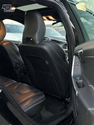Black Volvo V60 2013 in Kaunas, with an engine capacity of 2.40 L and mileage of 334 thousand km for 7500 €, photo 34 on AUTOMOTO.COM.LV