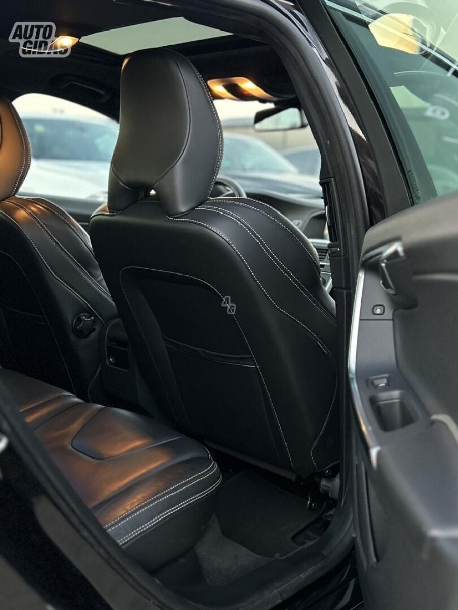 Black Volvo V60 2013 in Kaunas, with an engine capacity of 2.40 L and mileage of 334 thousand km for 7500 €, photo 34 on AUTOMOTO.COM.LV