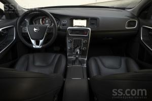 Black Volvo V60 2013 in Jelgava, with an engine capacity of 2.40 L and mileage of 194 thousand km for 10900 €, photo 13 on AUTOMOTO.COM.LV