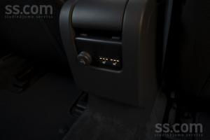 Black Volvo V60 2013 in Jelgava, with an engine capacity of 2.40 L and mileage of 194 thousand km for 10900 €, photo 14 on AUTOMOTO.COM.LV