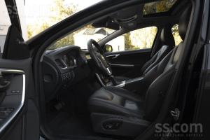 Black Volvo V60 2013 in Jelgava, with an engine capacity of 2.40 L and mileage of 194 thousand km for 10900 €, photo 16 on AUTOMOTO.COM.LV