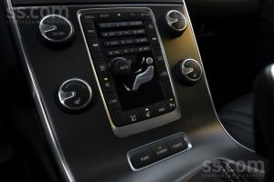 Black Volvo V60 2013 in Jelgava, with an engine capacity of 2.40 L and mileage of 194 thousand km for 10900 €, photo 20 on AUTOMOTO.COM.LV