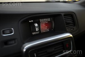 Black Volvo V60 2013 in Jelgava, with an engine capacity of 2.40 L and mileage of 194 thousand km for 10900 €, photo 25 on AUTOMOTO.COM.LV
