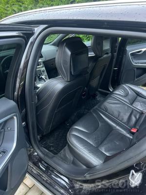 Melns Volvo V60 2013 Rīga, ar dzinēja tilpumu 2.40 L un nobraukumu 286 tūkst. km par 6250 €, foto 6 vietnē AUTOMOTO.COM.LV