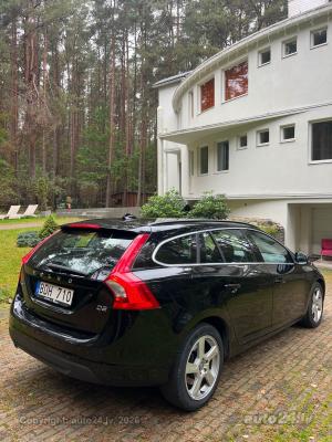 Melns Volvo V60 2013 Pērnava, ar dzinēja tilpumu 1.60 L un nobraukumu 133 tūkst. km par 9999 €, foto 4 vietnē AUTOMOTO.COM.LV