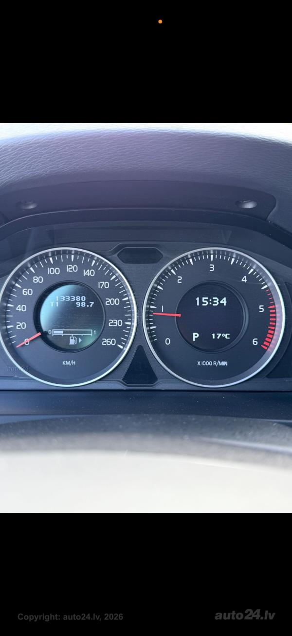 Melns Volvo V60 2013 Pērnava, ar dzinēja tilpumu 1.60 L un nobraukumu 133 tūkst. km par 9999 €, foto 9 vietnē AUTOMOTO.COM.LV