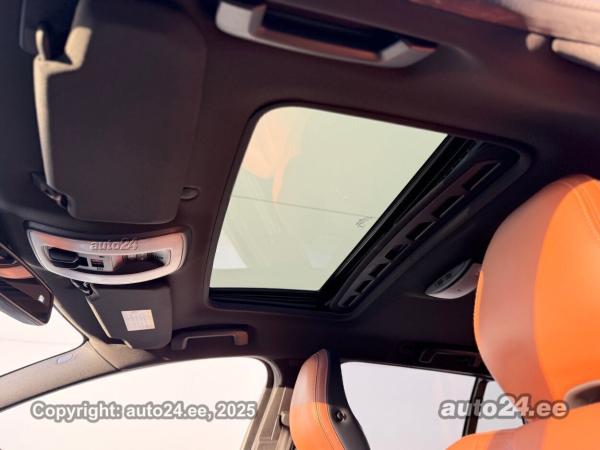 Melns Volvo V60 2014 Tallina, ar dzinēja tilpumu 2.40 L un nobraukumu 230 tūkst. km par 9499 €, foto 11 vietnē AUTOMOTO.COM.LV