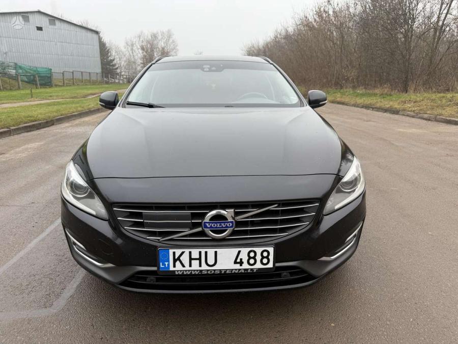 Melns Volvo V60 2014 Viļņa, ar dzinēja tilpumu 1.97 L un nobraukumu 411 tūkst. km par 4900 €, foto 2 vietnē AUTOMOTO.COM.LV