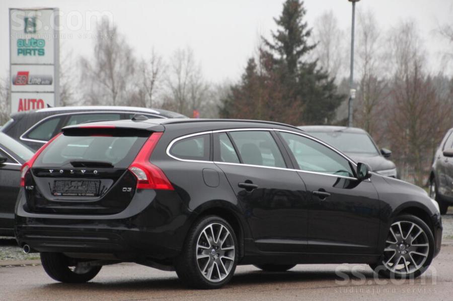 Black Volvo V60 2014 in Tukums, with an engine capacity of 2.00 L and mileage of 257 thousand km for 7990 €, photo 2 on AUTOMOTO.COM.LV