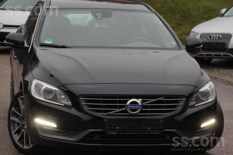 Black Volvo V60 2014 in Tukums, with an engine capacity of 2.00 L and mileage of 257 thousand km for 7990 €, photo 27 on AUTOMOTO.COM.LV