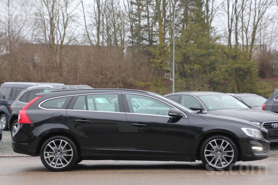Black Volvo V60 2014 in Tukums, with an engine capacity of 2.00 L and mileage of 257 thousand km for 7990 €, photo 30 on AUTOMOTO.COM.LV