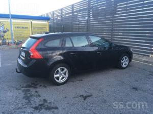Black Volvo V60 2014 in Ogre, with an engine capacity of 1.60 L and mileage of 251 thousand km for 6200 €, photo 4 on AUTOMOTO.COM.LV
